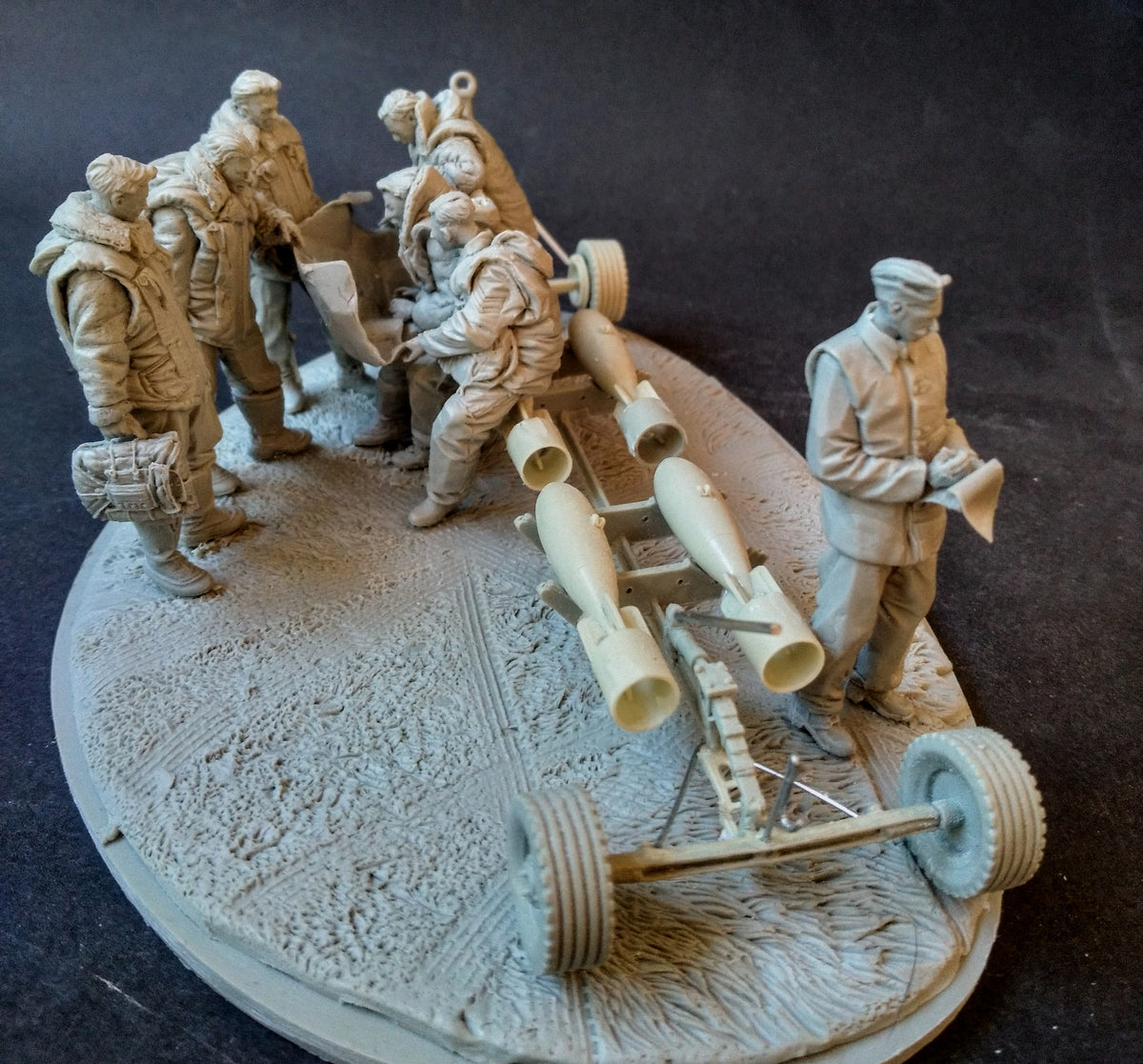 RAF Bomber Crew with Bomb Trailer WWII – Exter Company